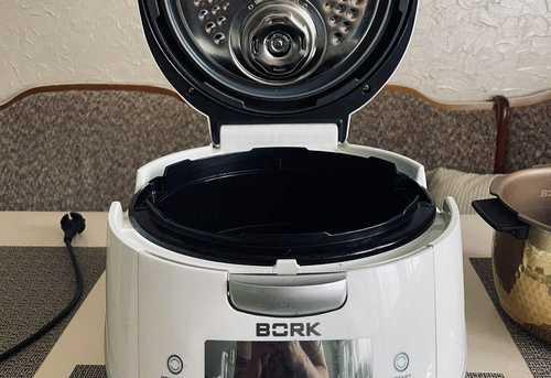 Мультиварка Bork U700