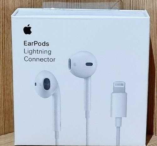 Наушники Apple EarPods with Lightning Connector