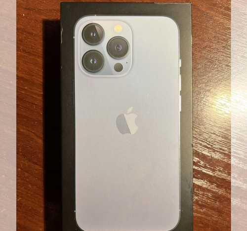 Коробки от iPhone 13 Pro, 13 mini и AppleWatch