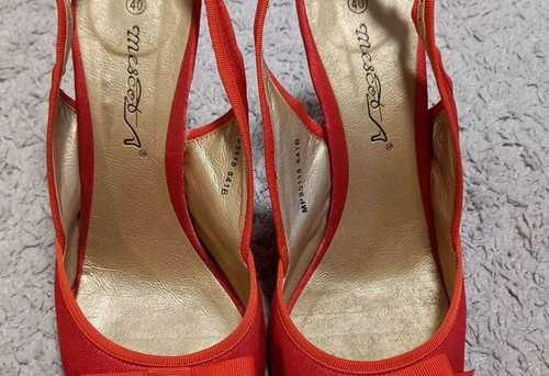 Туфли женские, красные