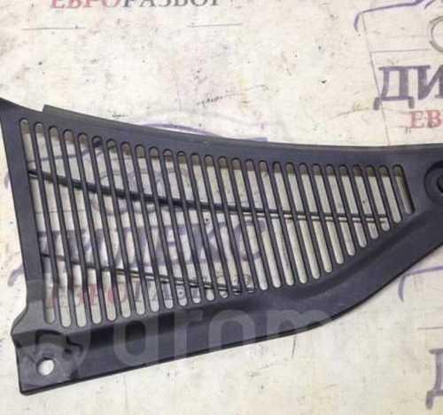 Сетка левая в жабо VW Touareg 2002-2010