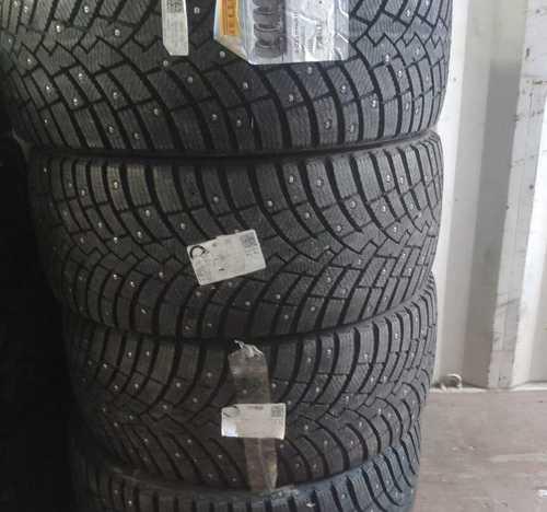 Pirelli Scorpion Ice Zero 2 285/40 R22 110H