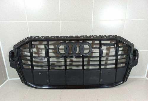 Решетка радиатора Audi Q7 4M