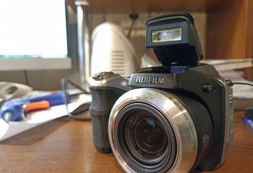 Цифровой фотоаппарат Fujifilm S8100