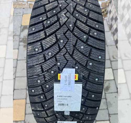 Pirelli Scorpion Ice Zero 2 255/45 R20