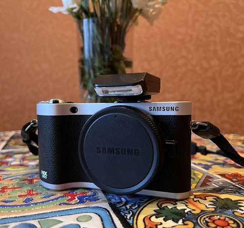 Беззеркалка Samsung NX300