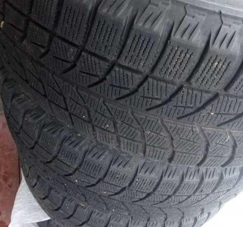 Bridgestone Blizzak WS-60 215/60 R16