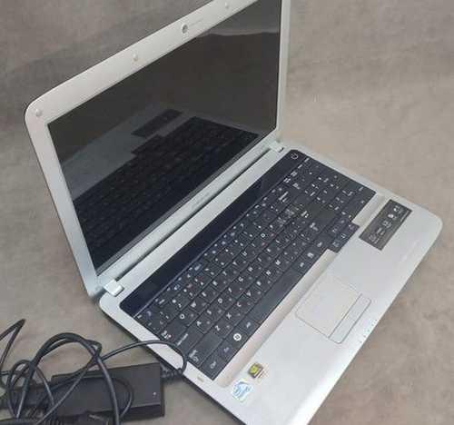 Ноутбук Samsung NP-R528