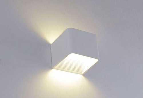 Настенный светодиодный светильник Crystal Lux CLT