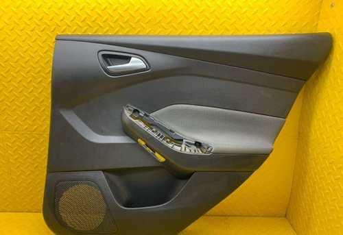Обшивка двери задняя правая Ford Focus 1.6L