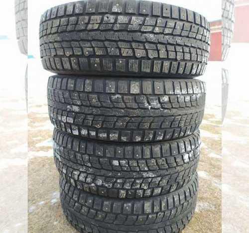 Dunlop SP Winter Ice 01 215/60 R17