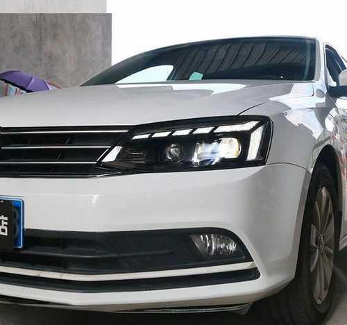 Комплект фар Volkswagen Jetta 6 LED vf18