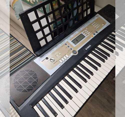 Синтезатор yamaha psr R200