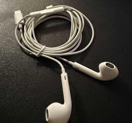 Наушники Apple EarPods Lightning