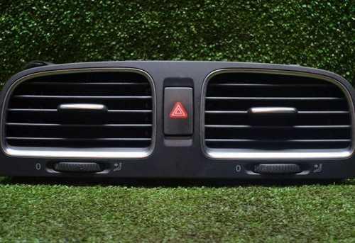 Дефлектор воздушный Audi / VW Гольф 6