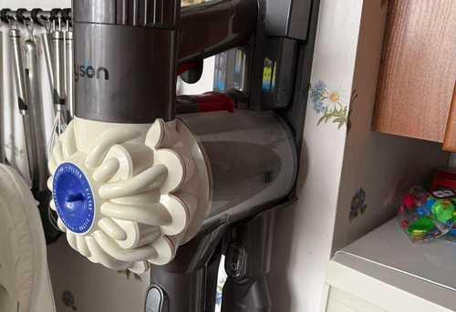 Пылесос Dyson v6+