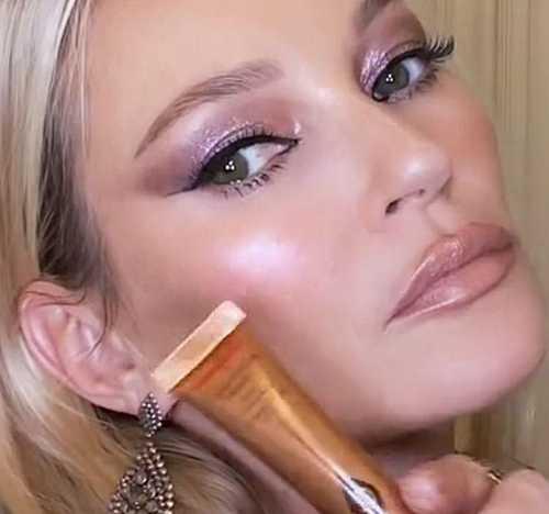 Кремовый хайлайтер Charlotte Tilbury Spotlight