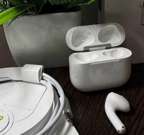 Наушники Apple AirPods 3 Lightning Charging Case