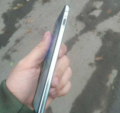 Samsung Galaxy S10, 6/128 ГБ