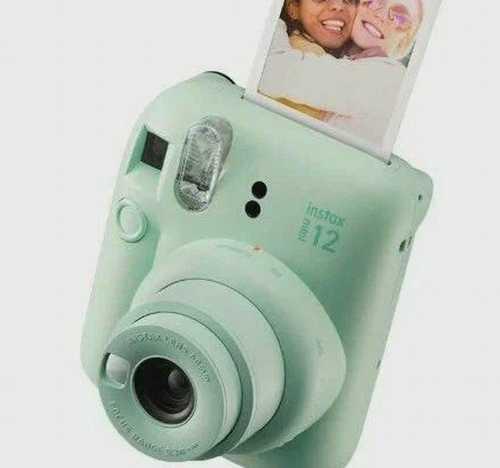 Фотоаппарат мгновенной печати Instax mini 12