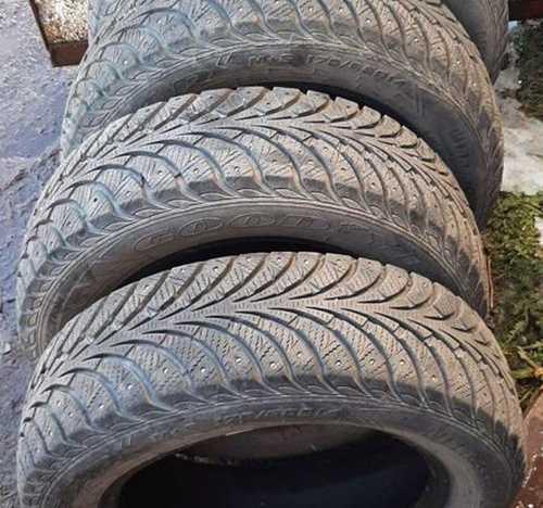 Goodyear UltraGrip Extreme 175/65 R14 82T