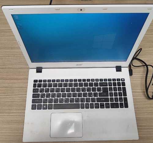 15.6" Ноутбук Acer E5-573-P6SY