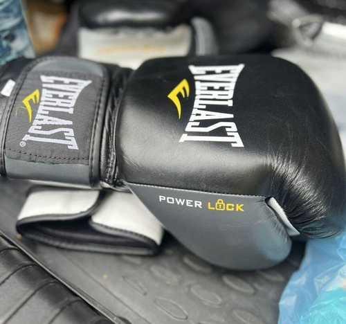 Боксерские перчатки 16 oz everlast