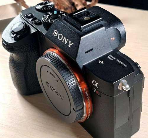 Sony A7Riii   2 аккумулятора и штатив