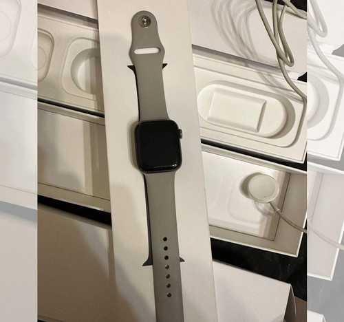 Часы apple Watch Series 4 40 mm