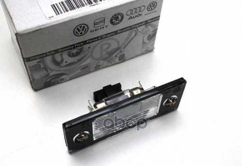 Плафон освещения номерного знака VW: golf 07-09