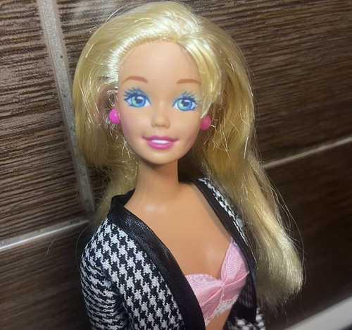 Ruffle fun barbie 1994