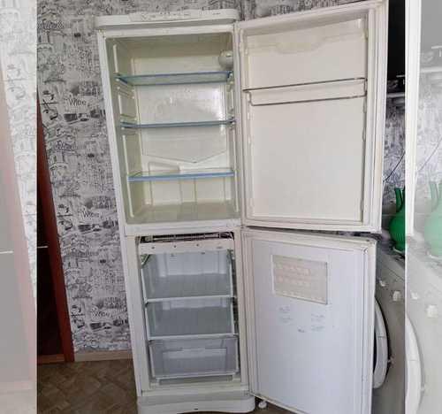 Холодильник indesit на запчасти