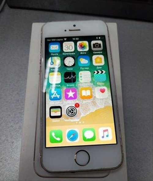 Смартфон iPhone SE 32гб (л12)