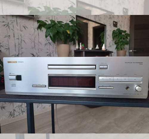 CD проигрыватель Onkyo integra DX7711