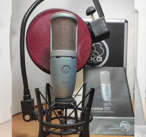 Студийный микрофон AKG P220