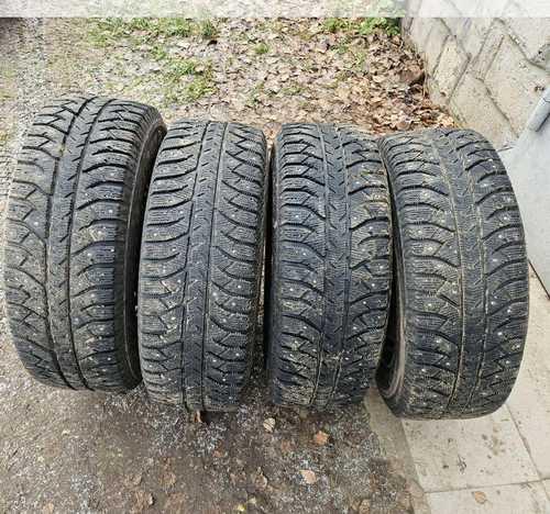 Bridgestone Ice Cruiser 7000 205/65 R15