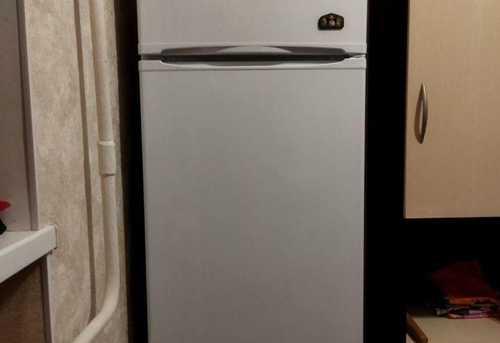 Холодильник Indesit st167.028