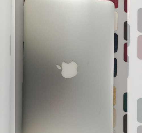 Macbook 2010г