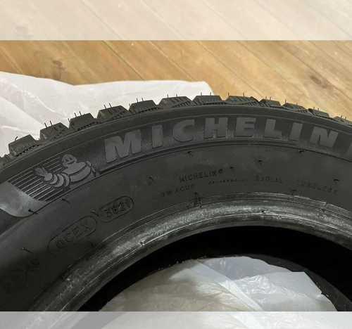 Michelin X-Ice North 4 215/60 R16