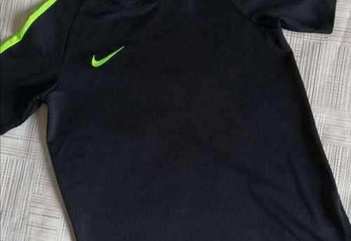 Nike футболка 40-42р