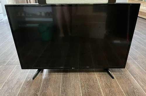 Телевизор LG 43UH610V черный