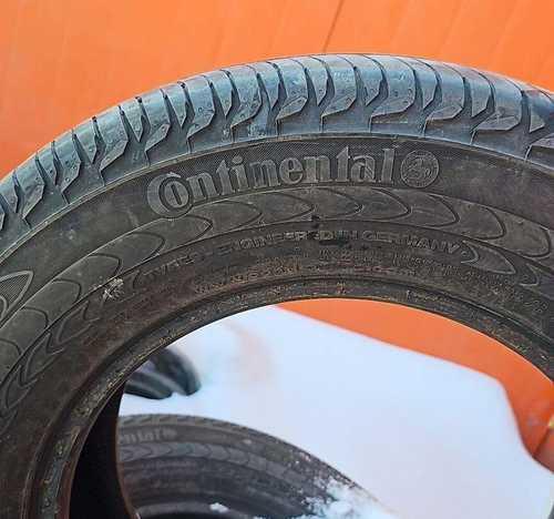 Continental WorldContact 4x4 235/65 R16C