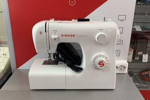 A10) Швейная машина Singer 2250