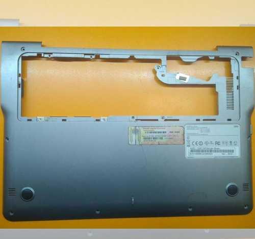 Б\У поддон ba75-03713a Samsung NP530U3C