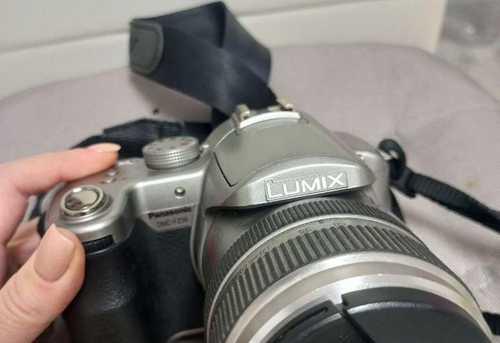 Зеркальный фотоаппарат Зеркальный Lumix