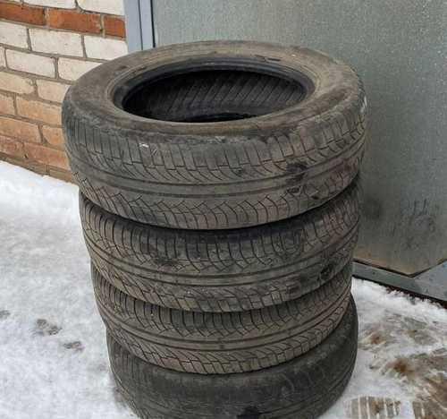 Michelin Latitude Diamaris 235/65 R17 104V