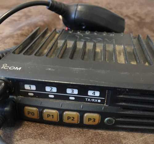 Автомобильная рация icom