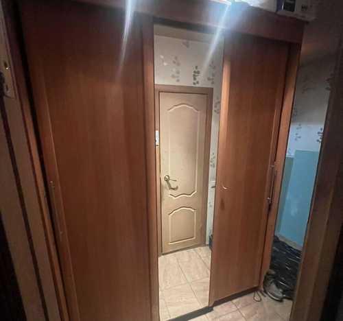 Шкаф