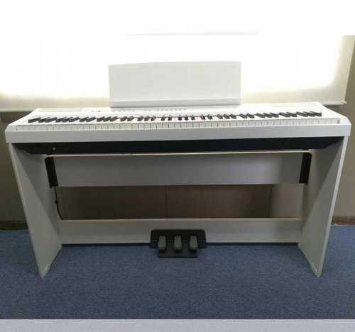 Цифровое пианино Yamaha P-105 (белое)