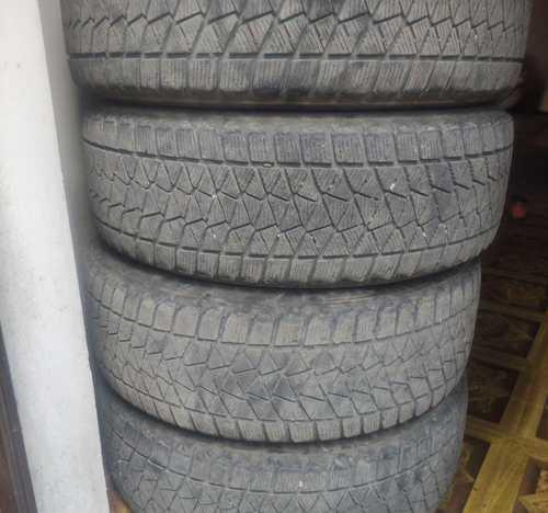 Bridgestone Blizzak DM-V2 225/60 R18